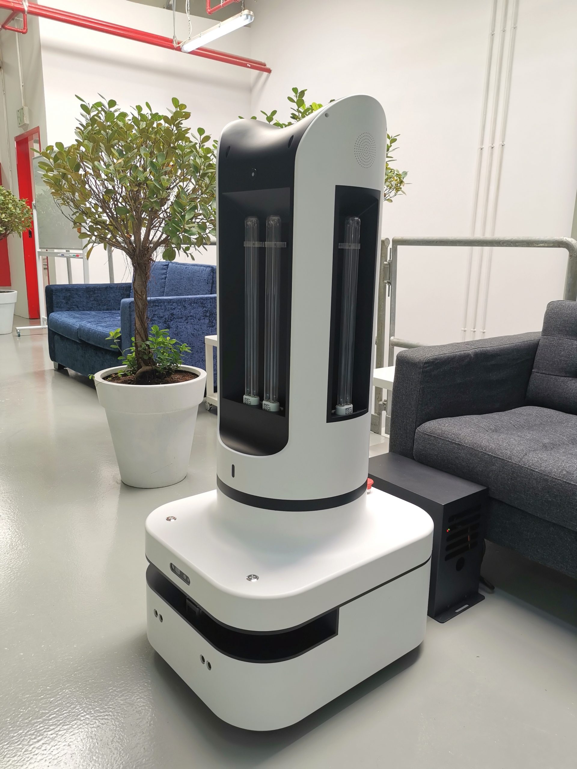 UAE's First COVID-Fighting Robot Is Here | 4.0 Revolution